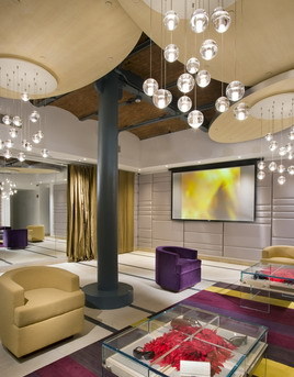 Creating a Spectacle – Visual Merchandising and Store Design