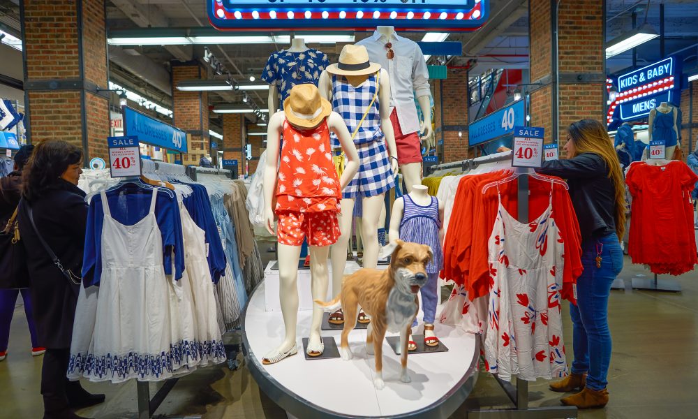 Old Navy Shutters Chicago Flagship – Visual Merchandising and Store Design