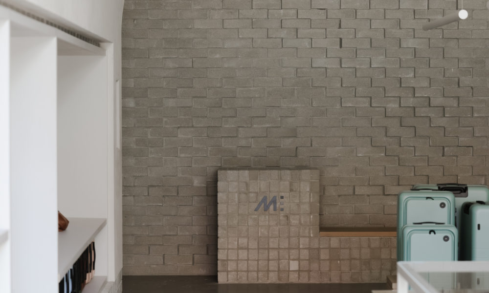 Monos Opens First Retail Location – Visual Merchandising and Store Design