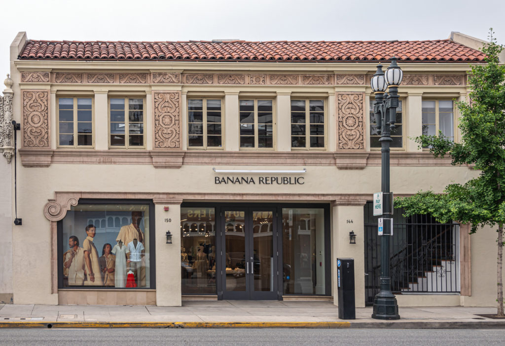 CEO Out at Banana Republic – Visual Merchandising and Store Design