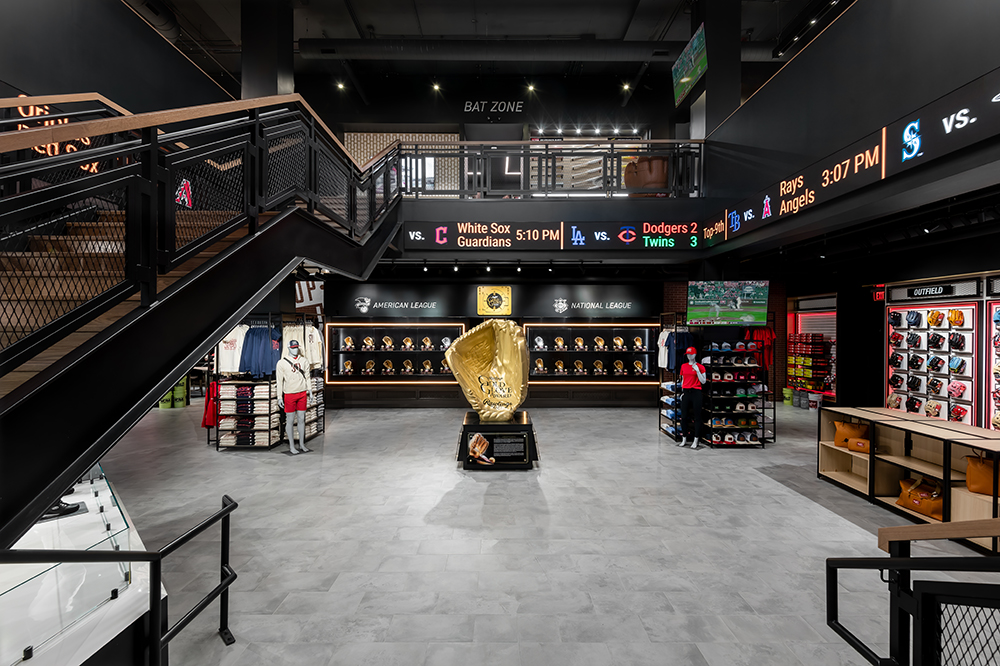 The Rawlings Experience, St. Louis – Visual Merchandising and Store Design
