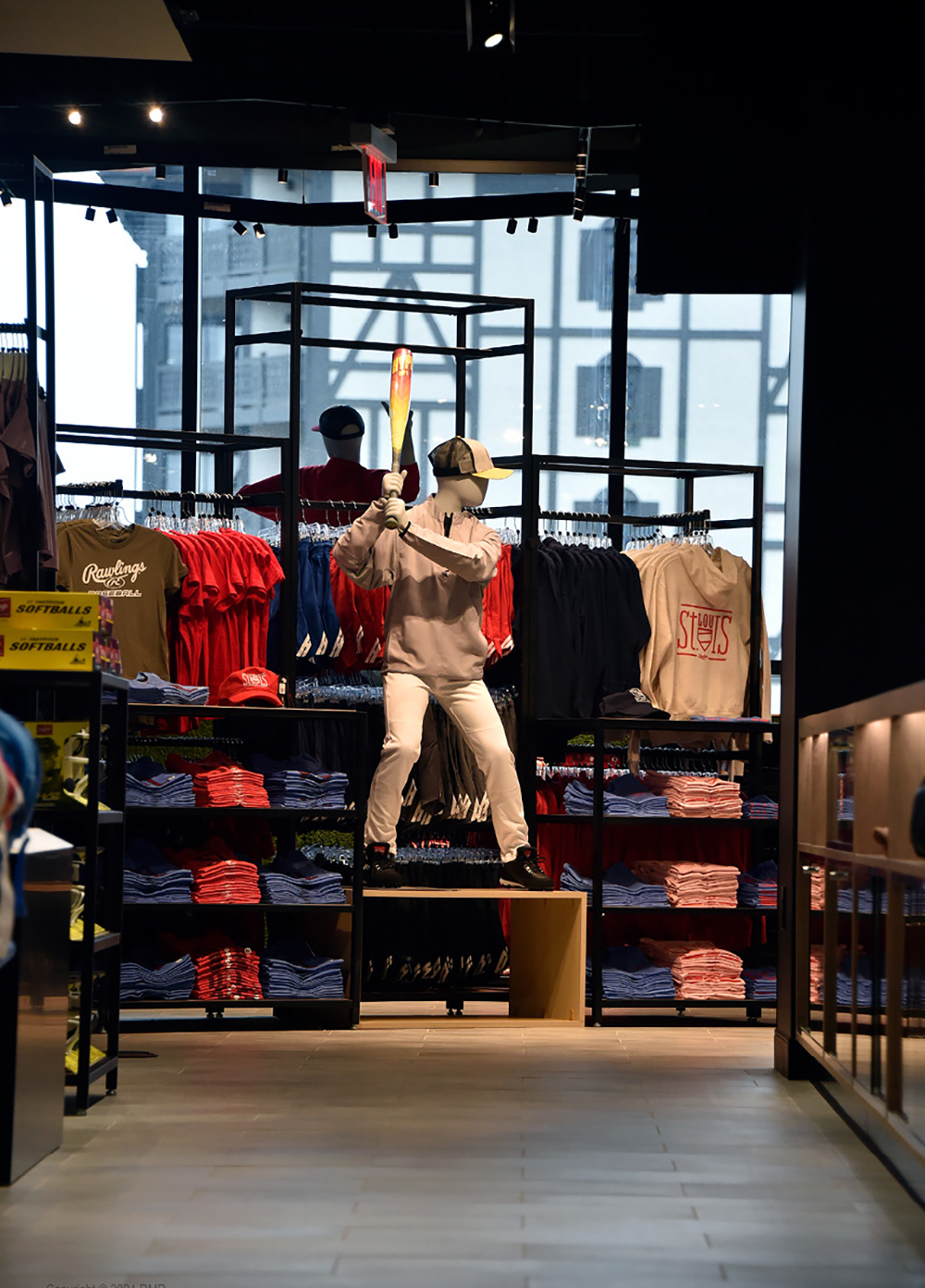 The Rawlings Experience, St. Louis – Visual Merchandising and Store Design