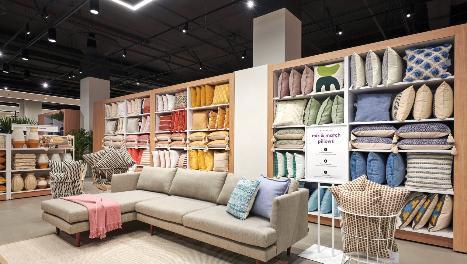 2025 Top Retail Design Firms – Visual Merchandising and Store Design